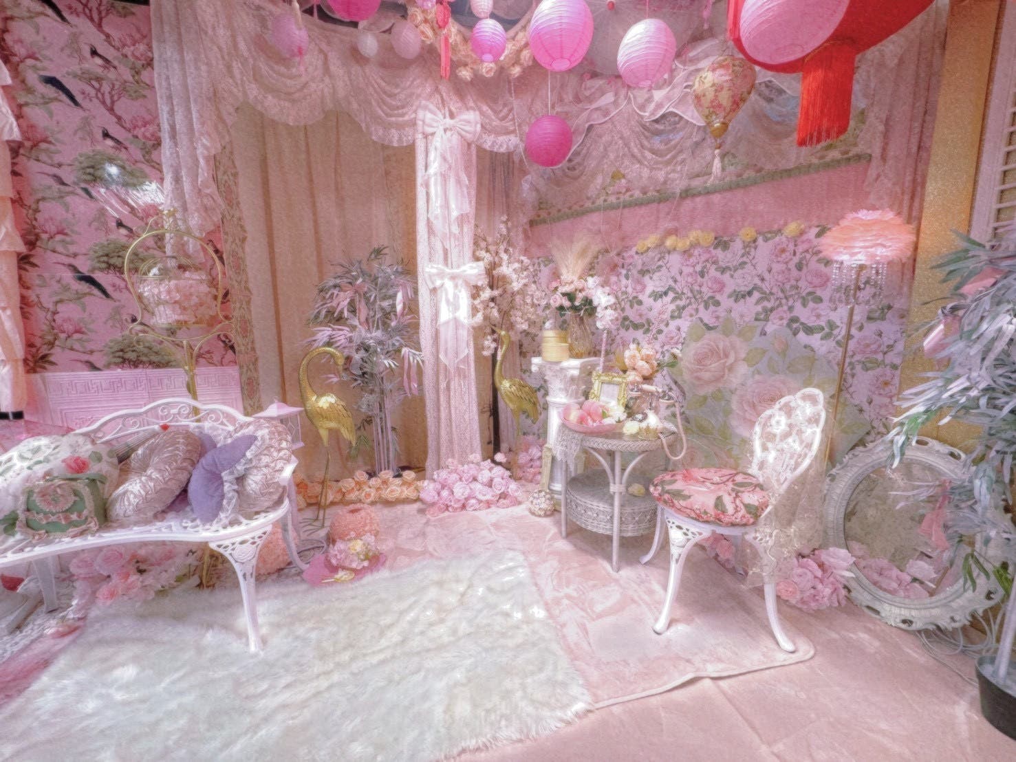 アメリカンダイナーとチャイナ撮影ならここ！王子駅徒歩8分のキャラモード系列4号店！の写真3