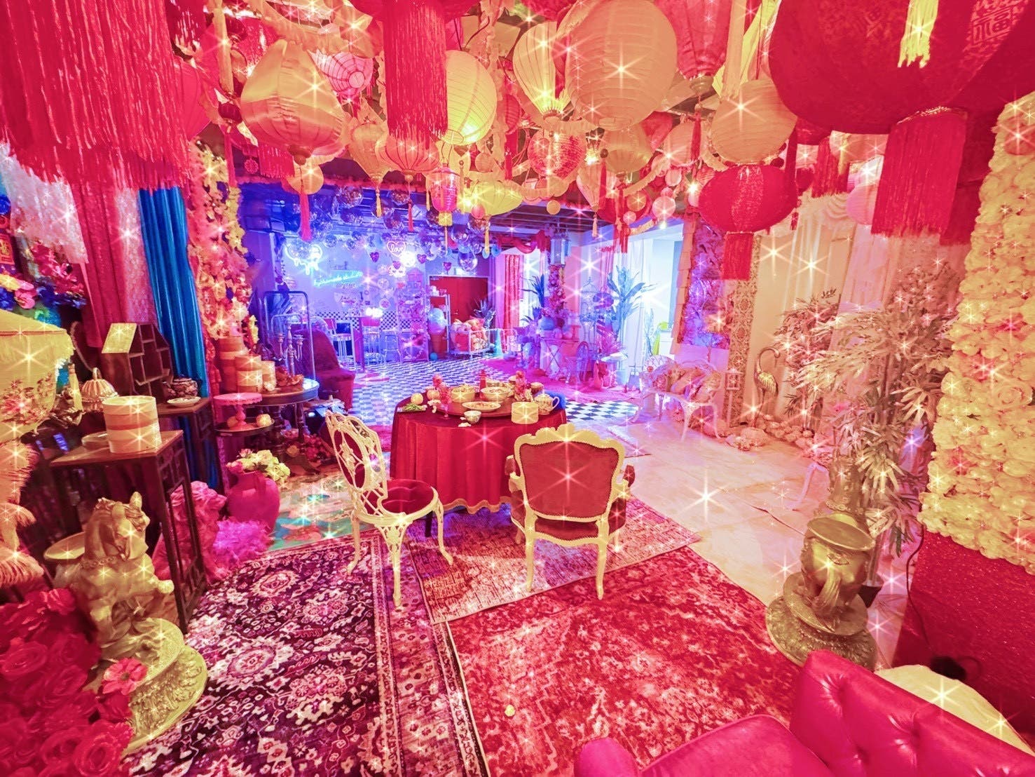 アメリカンダイナーとチャイナ撮影ならここ！王子駅徒歩8分のキャラモード系列4号店！の写真5