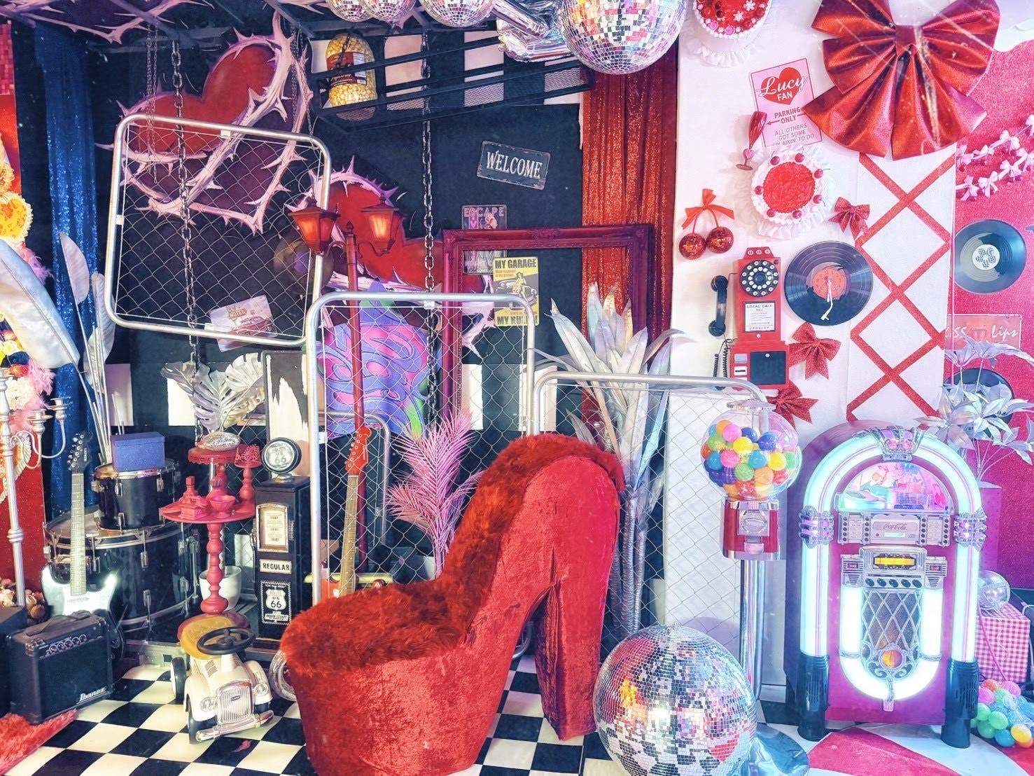 アメリカンダイナーとチャイナ撮影ならここ！王子駅徒歩8分のキャラモード系列4号店！の写真6