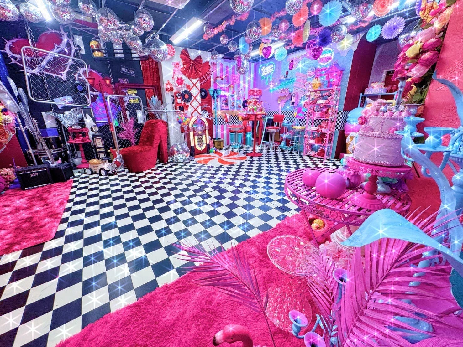 アメリカンダイナーとチャイナ撮影ならここ！王子駅徒歩8分のキャラモード系列4号店！の写真9