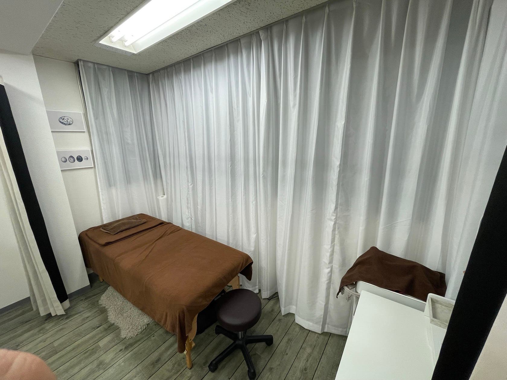 笹塚駅徒歩4分のセルフホワイトニング&エステサロンの写真1