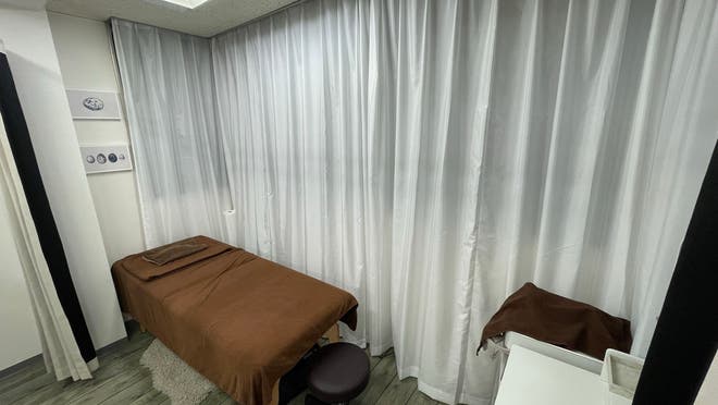 笹塚駅徒歩4分のセルフホワイトニング&エステサロンの写真1