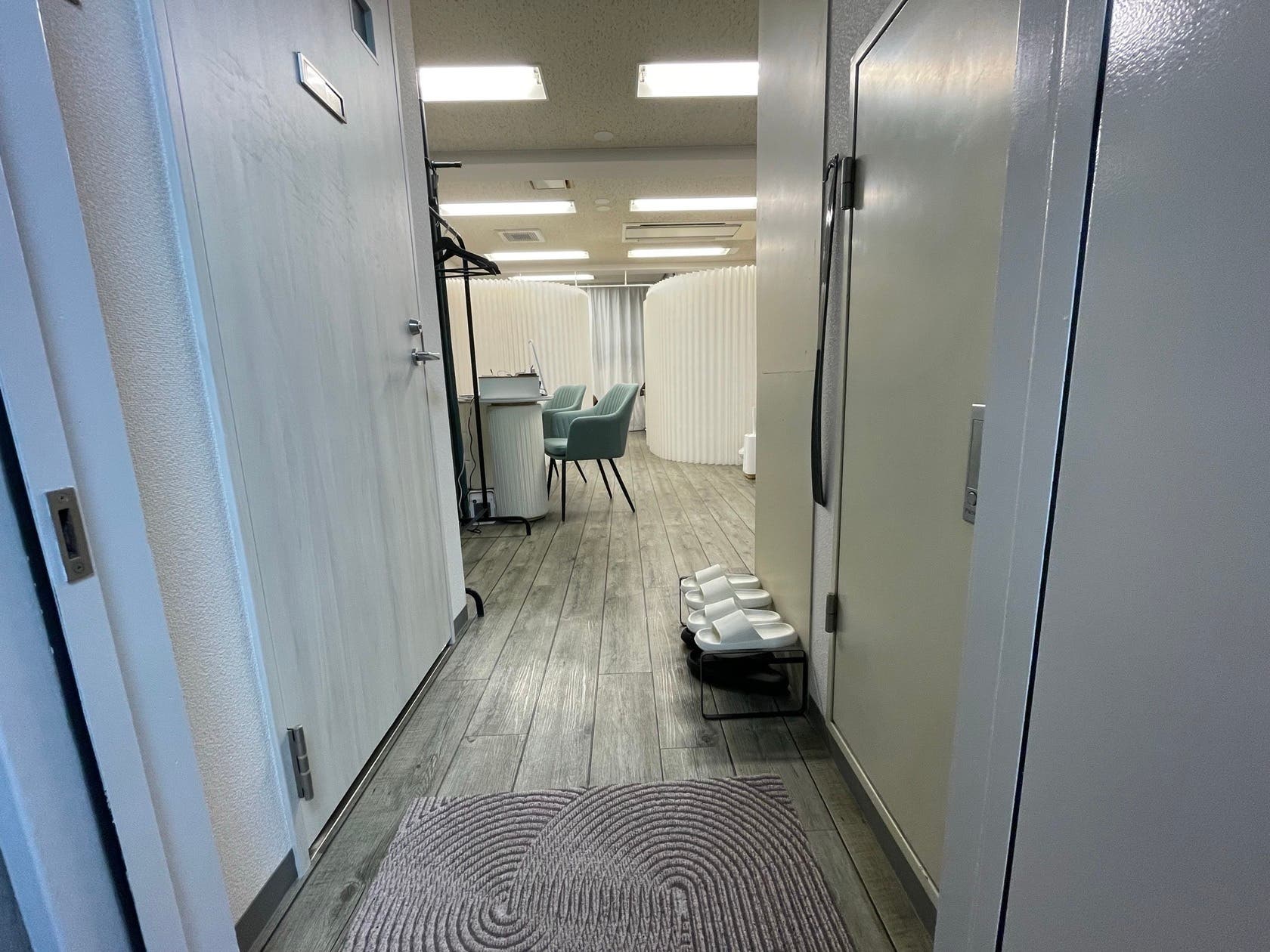 笹塚駅徒歩4分のセルフホワイトニング&エステサロンの写真3