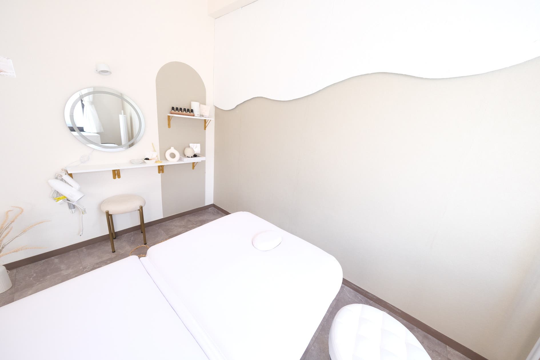 《OPENセール中🎉》【五反田徒歩2分】完全個室レンタルサロン✨エステ・整体・ネイル・撮影｜見学受付中｜備品充実｜調光ライトの写真3