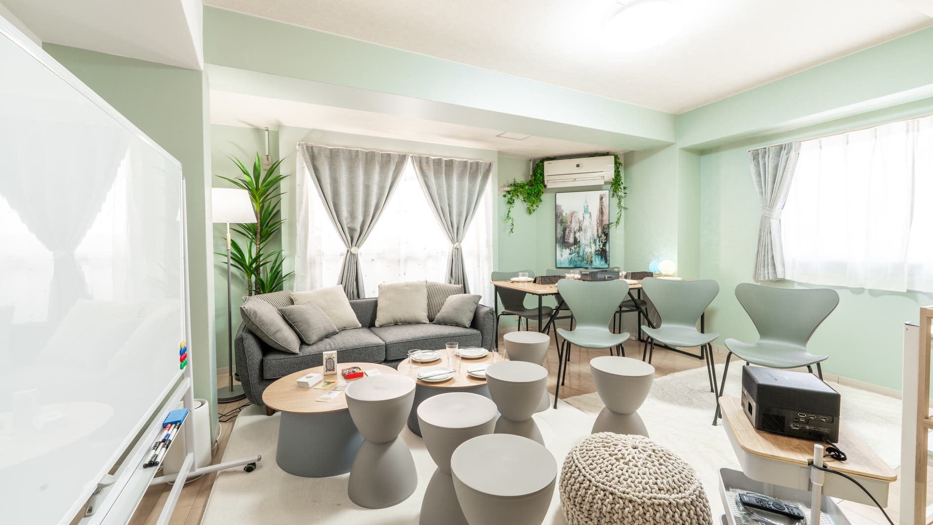 【NEW｜2025年12月OPEN】 梅田・大阪駅エリア✨北欧ミント空間｜女子会・推し活・映画鑑賞｜JR福島駅3分の写真1