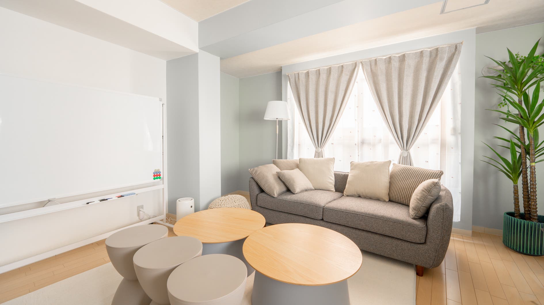 【NEW｜2025年12月OPEN】 梅田・大阪駅エリア✨北欧ミント空間｜女子会・推し活・映画鑑賞｜JR福島駅3分の写真9