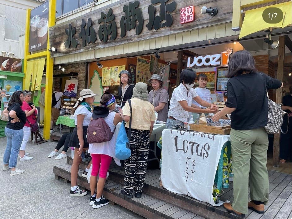 鎌倉大仏前のお土産屋のデッキの写真5