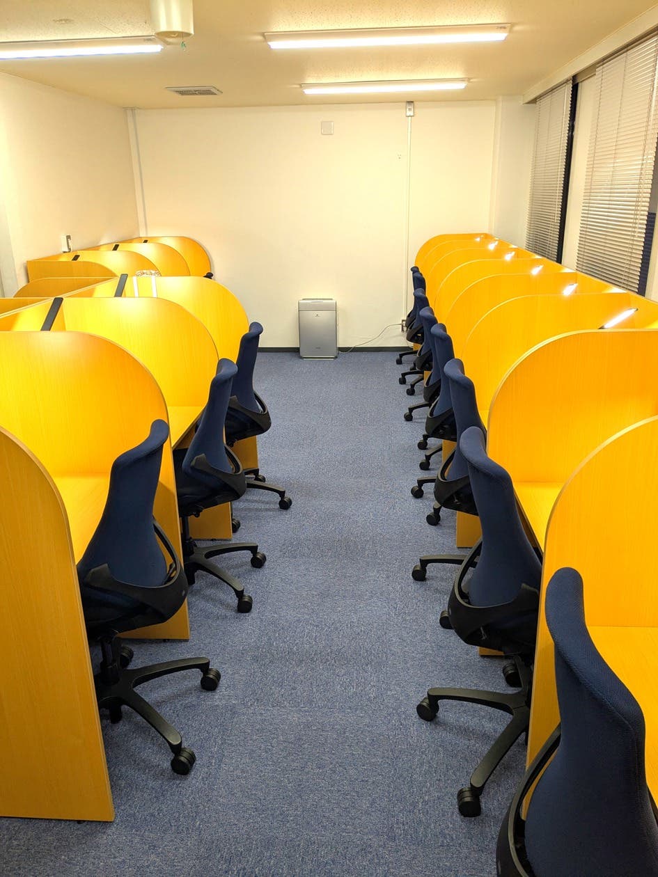 アクセス抜群！「岡山駅」徒歩3分！★24時間利用可の自習室★Wi-Fi完備！ゾーンに入れる👆全席ブースタイプ席！静かな作業に！の写真3