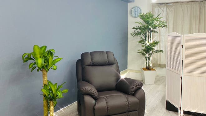 新宿小滝橋通り沿い!30分~使用OK!【美容所許可済】アイリスト専用シェアサロン★電動リクライニングシート完備の写真2