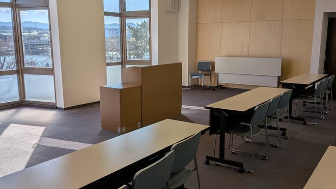 JR石山駅・京阪唐橋駅から徒歩圏内の瀬田川の自然と歴史を満喫できる落ち着いた環境の会議室の写真5