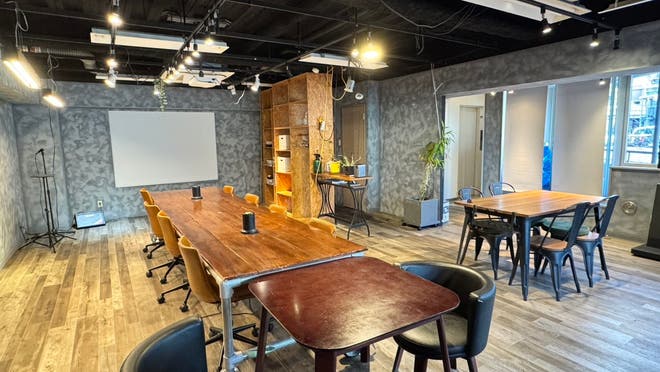 Wi-Fi・プロジェクター完備|少人数会議・面接に最適な会議室の写真4