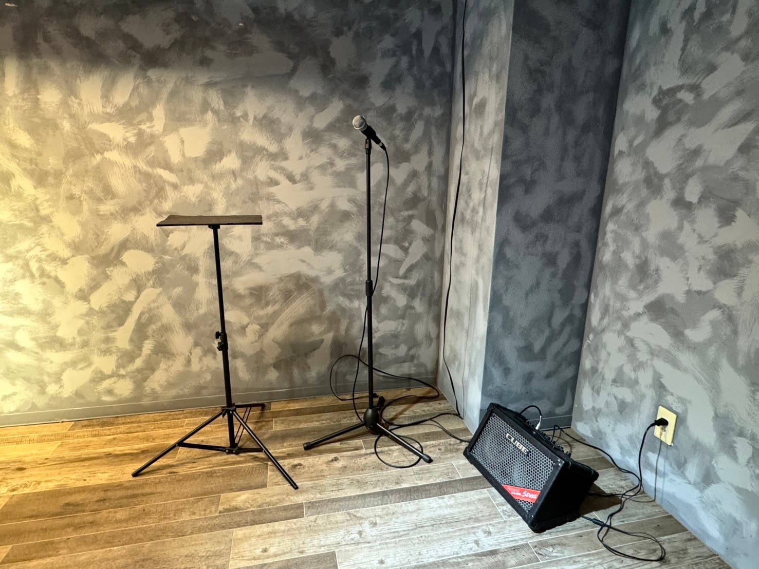 Wi-Fi・プロジェクター完備｜少人数会議・面接に最適な会議室の写真6