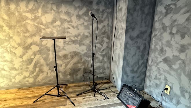 Wi-Fi・プロジェクター完備|少人数会議・面接に最適な会議室の写真6