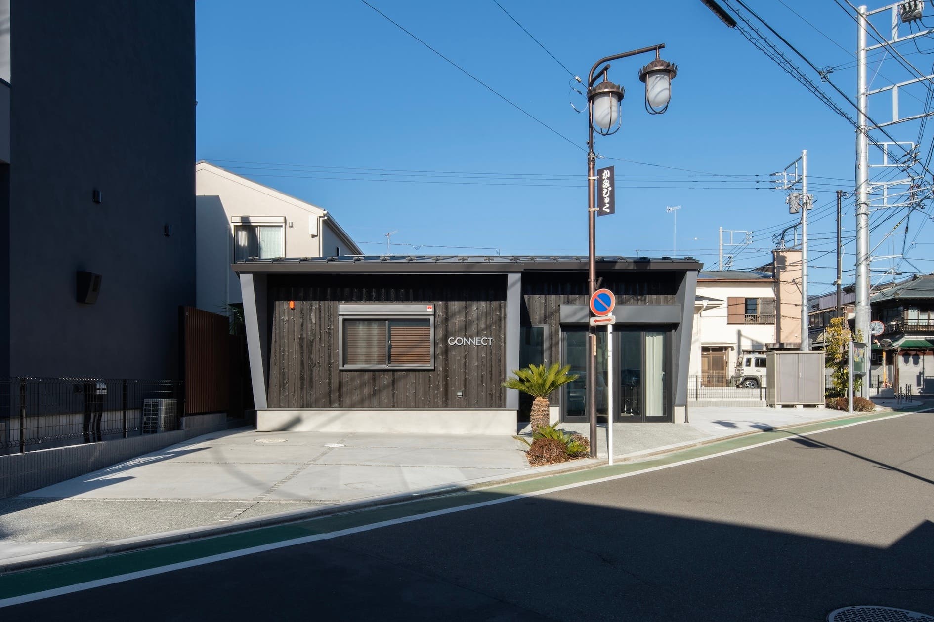 駅から徒歩圏内、駐車場完備の多目的スペース！の写真2