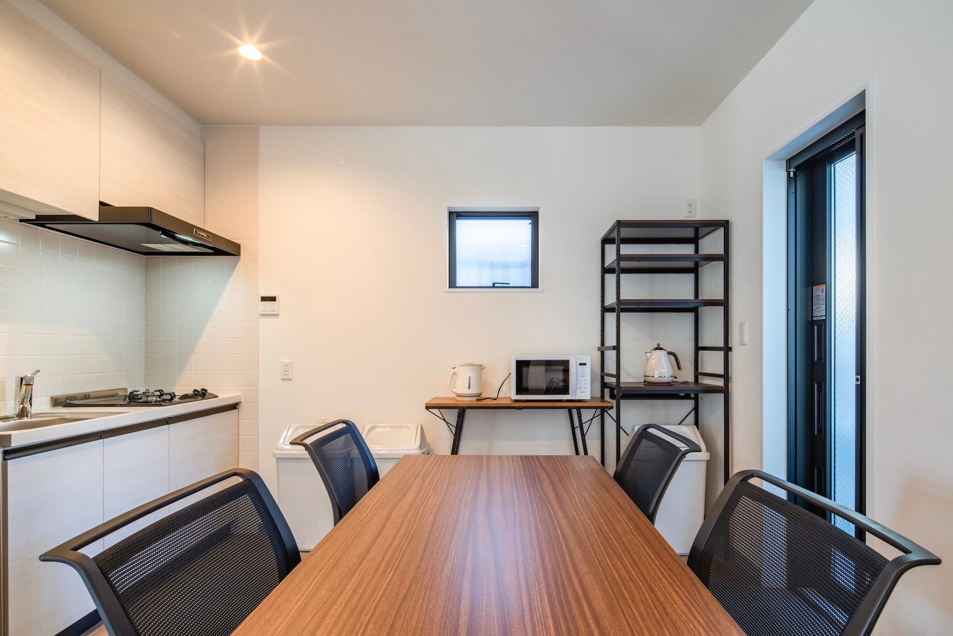 駅から徒歩圏内、駐車場完備の多目的スペース！の写真6