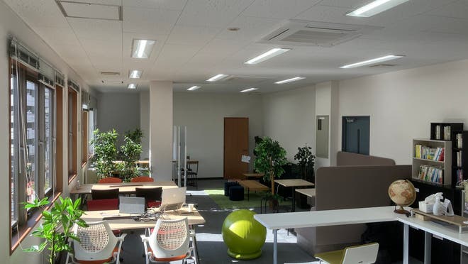 【浦和駅】徒歩6分│朝6~22時営業。コワーキングスペース。WEB会議、作業、勉強、イベント、オフ会に。の写真1