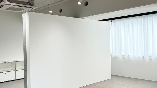 2026年1月NEW OPEN。自然光とモノトーンが映える、西区駅近の洗練スタジオ。の写真5