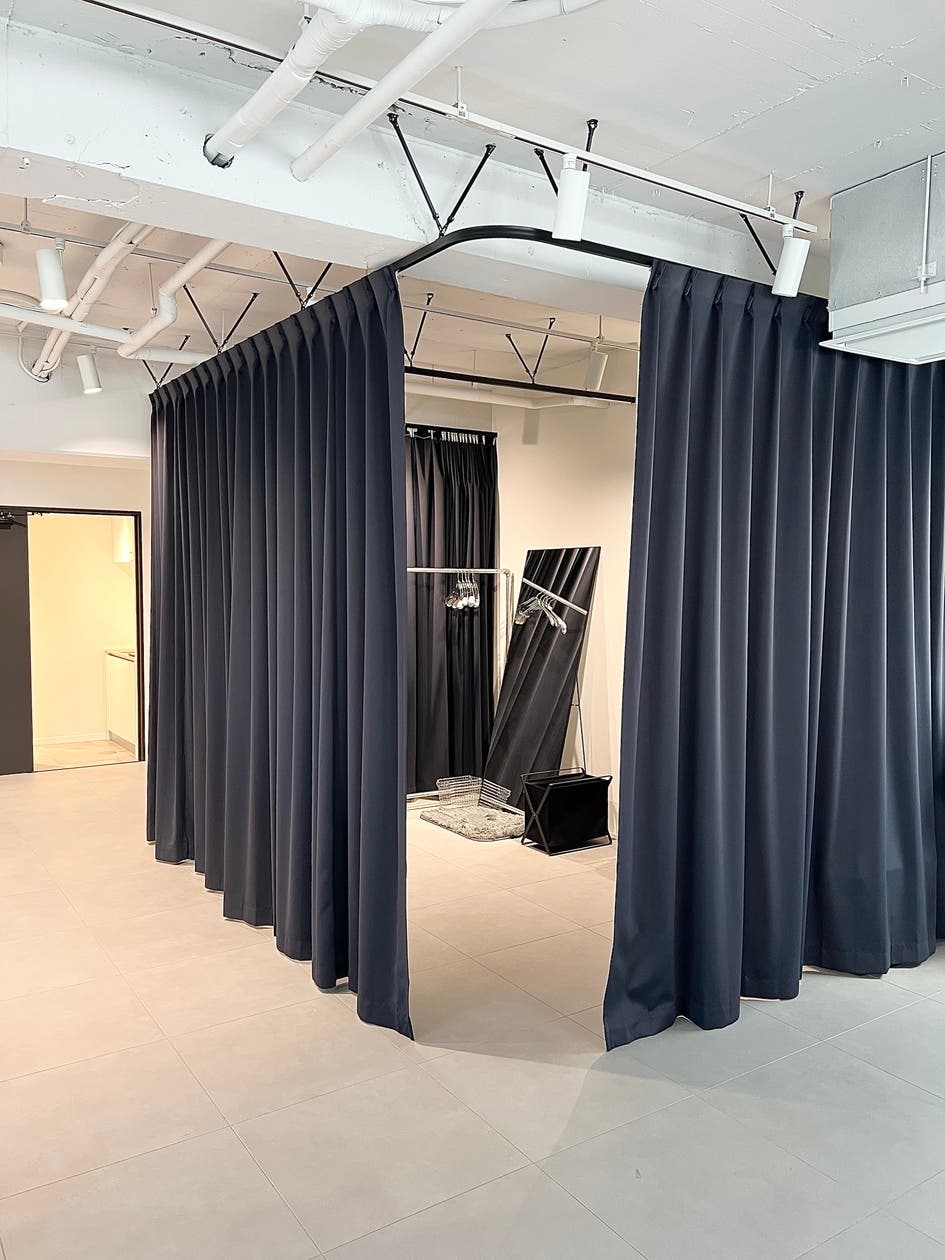 2026年1月NEW OPEN。自然光とモノトーンが映える、西区駅近の洗練スタジオ。の写真13