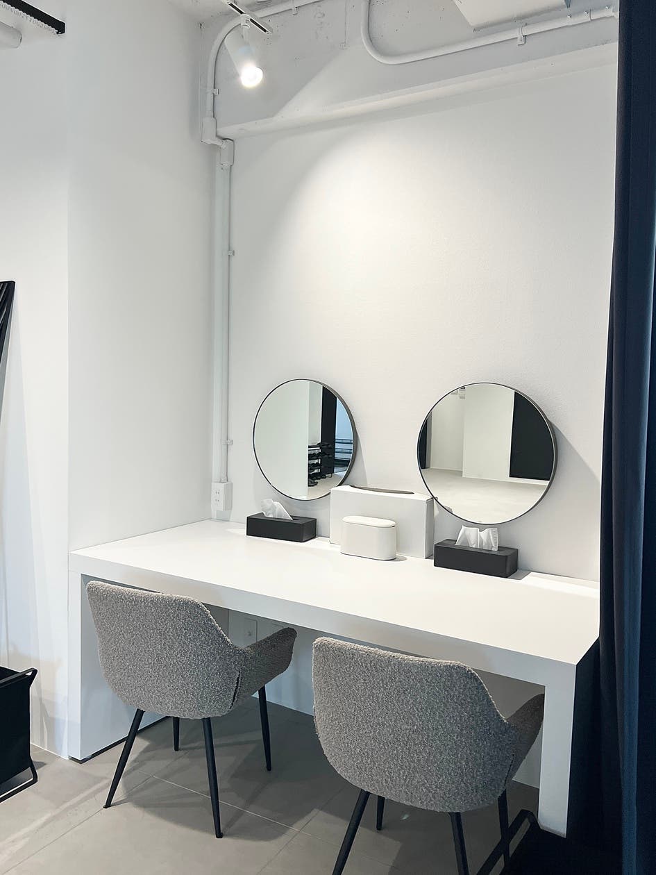 2026年1月NEW OPEN。自然光とモノトーンが映える、西区駅近の洗練スタジオ。の写真15