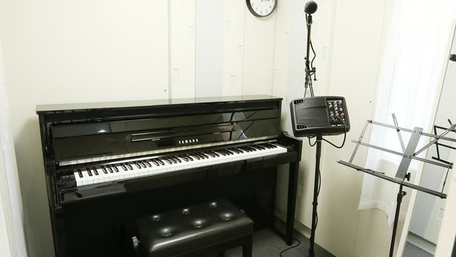 四谷三丁目駅徒歩1分🚃アビテックス🎼40Dr、ハイタイプ防音室 Eスタジオ🎺アンプ付スピーカー🔈マイク1セット無料💕の写真1