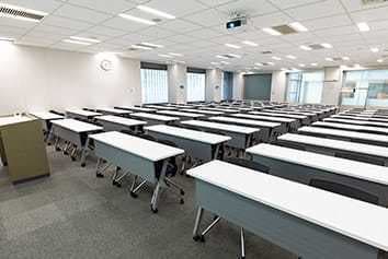 新宿駅A1出口直結 | 7日前までキャンセル無料【セミナールーム5 / アビタス】スタッフ常駐・外部招待イベントや展示会にの写真2