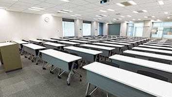 新宿駅A1出口直結 | 7日前までキャンセル無料【セミナールーム5 / アビタス】スタッフ常駐・外部招待イベントや展示会にの写真2