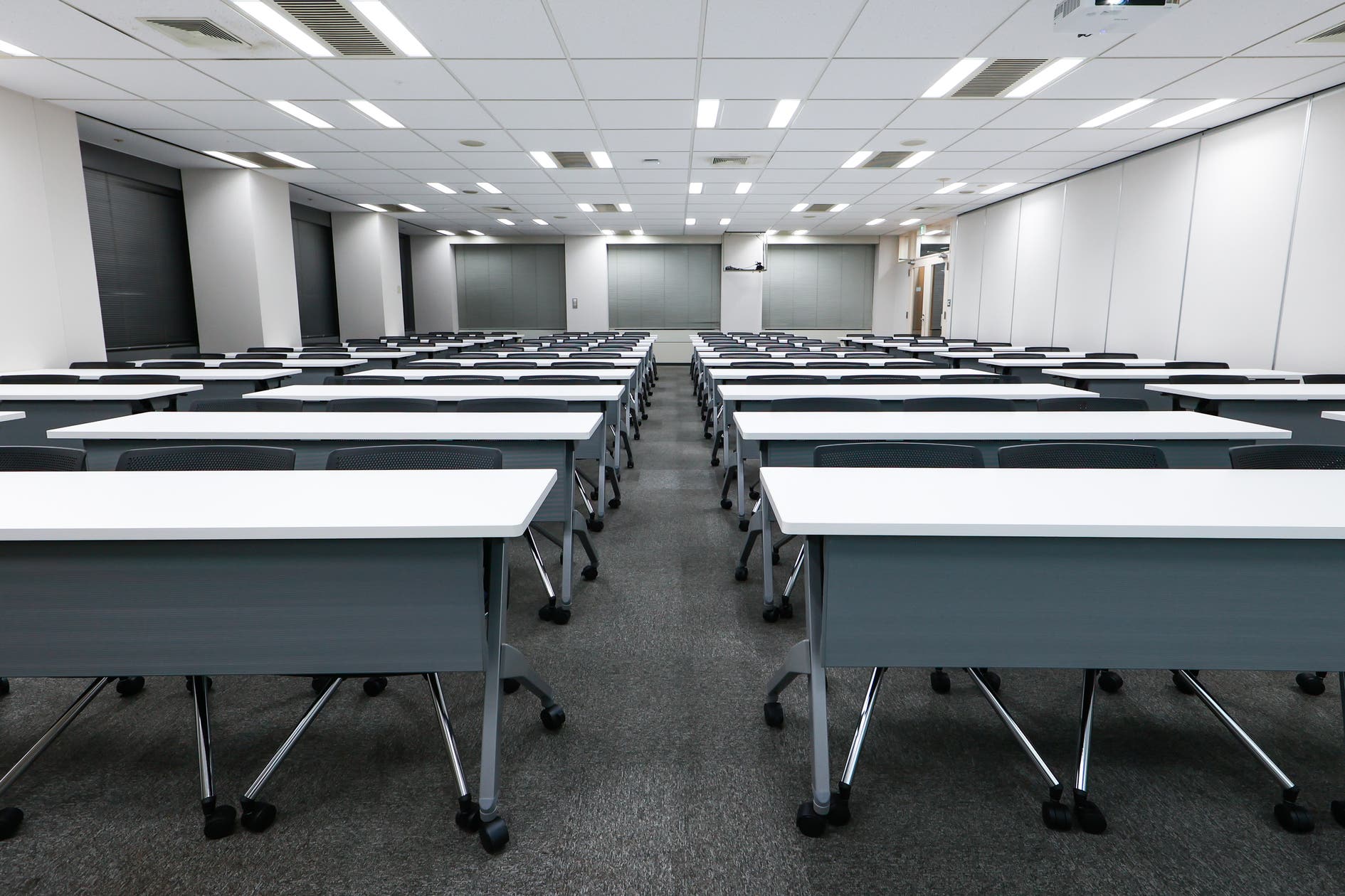 新宿駅A1出口直結 | 7日前までキャンセル無料【セミナールーム5 / アビタス】スタッフ常駐・外部招待イベントや展示会にの写真4