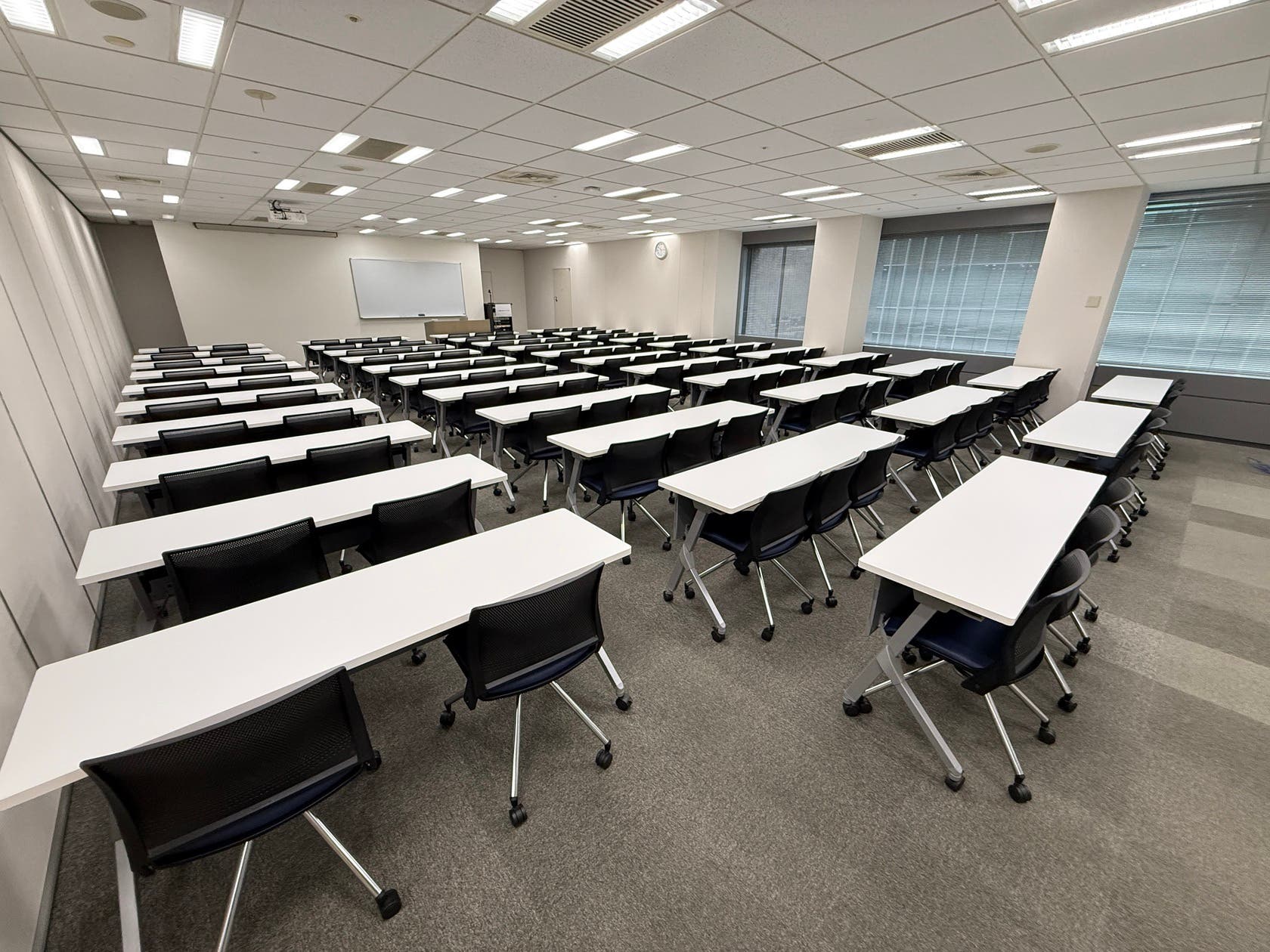 新宿駅A1出口直結 | 7日前までキャンセル無料【セミナールーム5 / アビタス】スタッフ常駐・外部招待イベントや展示会にの写真14