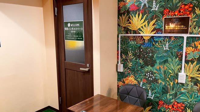 上新庄駅徒歩すぐ!1名個室ブース✨周囲を気にせずオンライン会議💻勉強に集中できるあなた専用の空間🍔🥤飲食持ち込みOK!の写真2