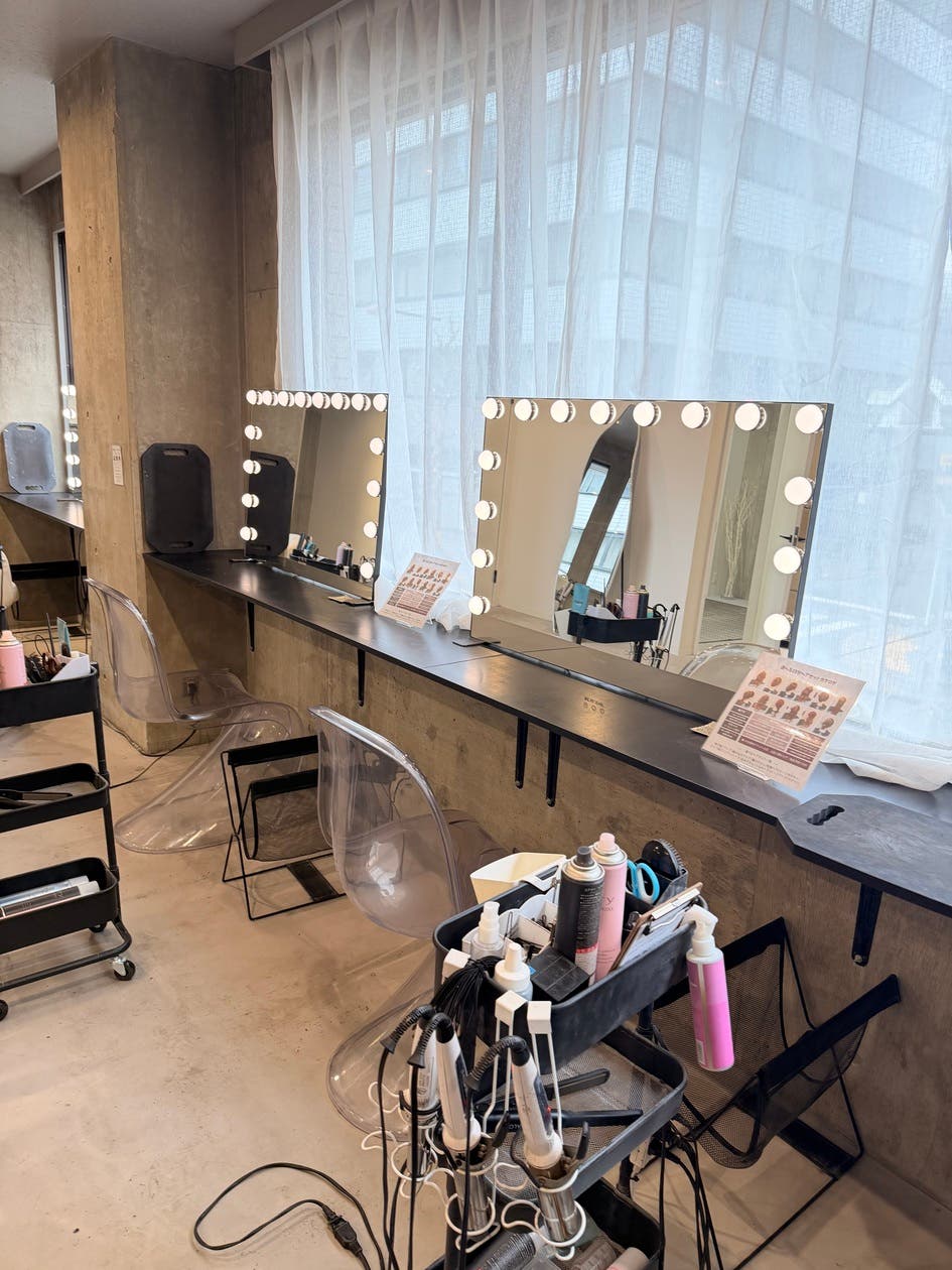 伏見駅から徒歩4分の【ヘアメイク専門】シェアサロンの写真2
