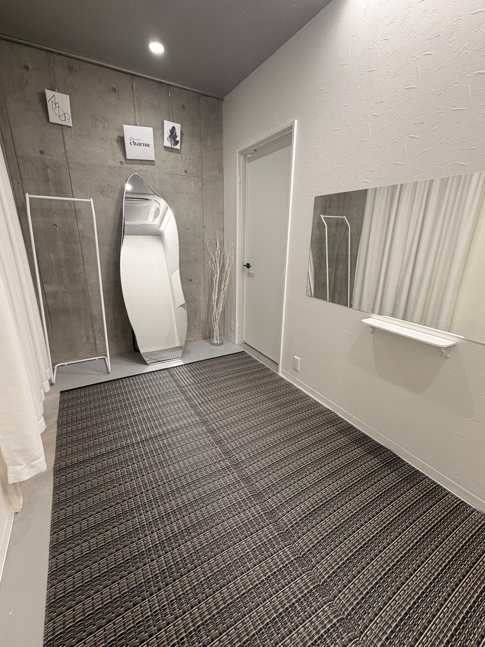 伏見駅から徒歩4分の【ヘアメイク専門】シェアサロンの写真3