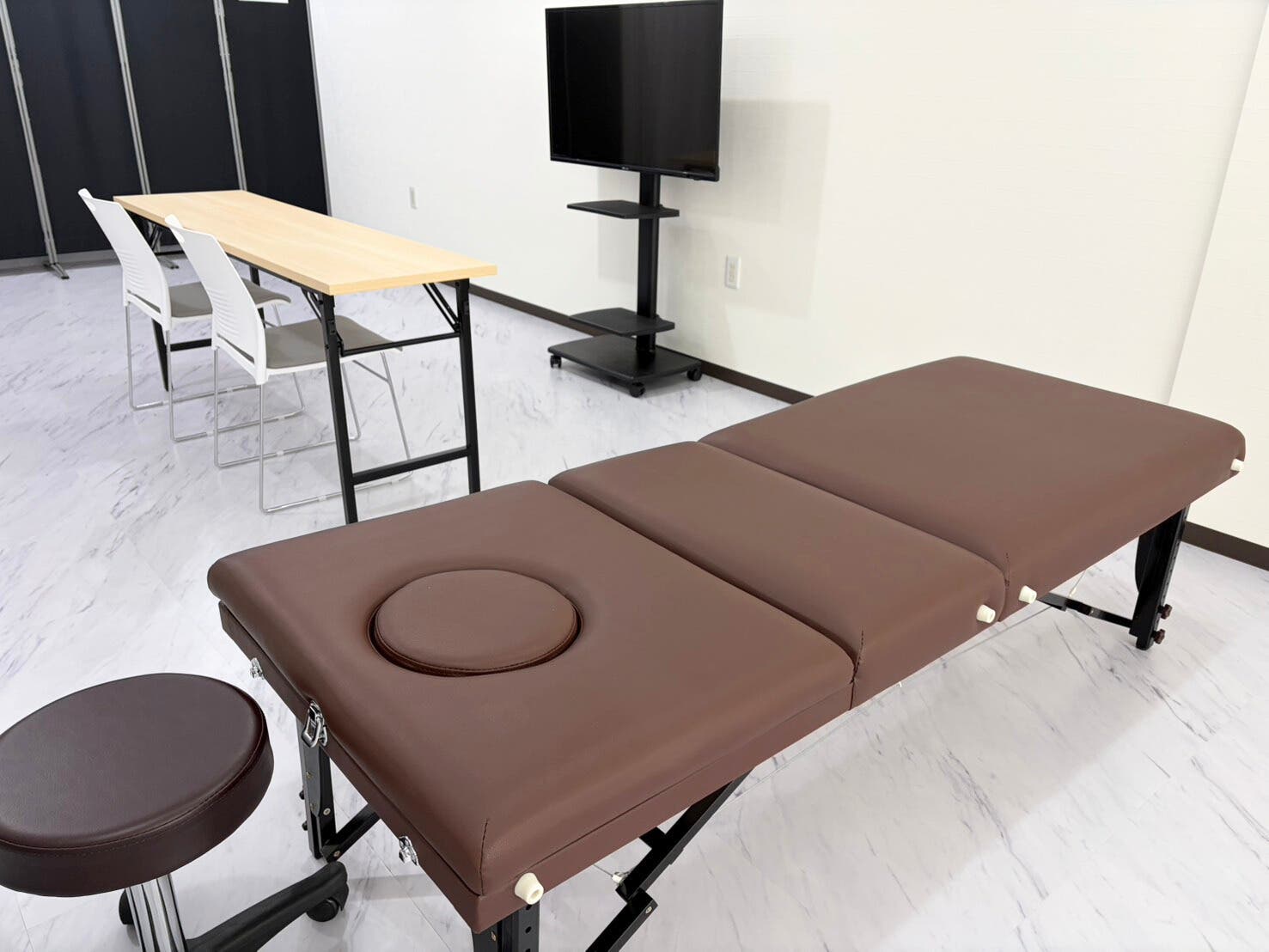 【セラピストワークショップ向け】テーブル1脚＋チェア2脚追加の画像1