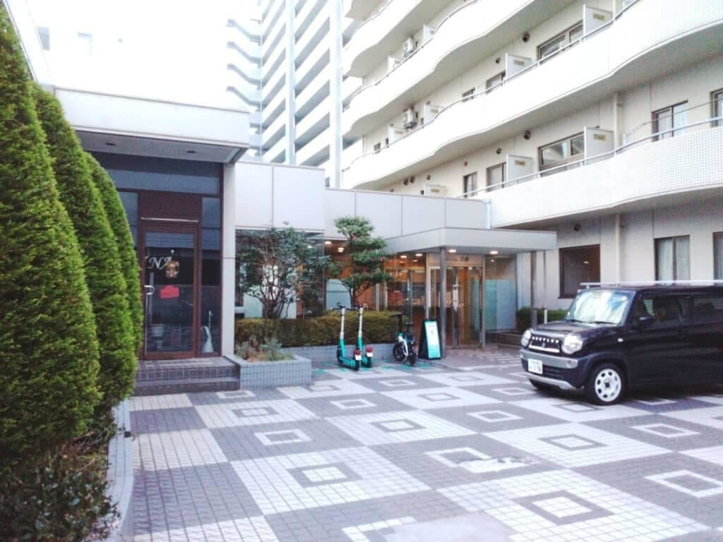 五橋駅からすぐ！【104会議室】Wi-fi完備／ホワイトボード／飲食OK／ 打ち合わせや作業、少人数でのMTGに便利な貸し会議室の写真9