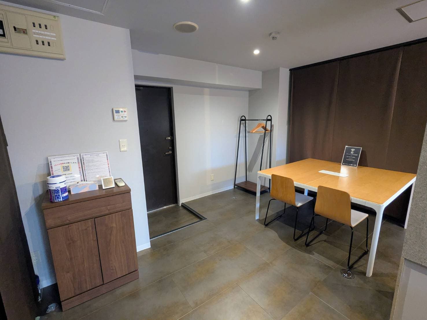 五橋駅からすぐ！【104会議室】Wi-fi完備／ホワイトボード／飲食OK／ 打ち合わせや作業、少人数でのMTGに便利な貸し会議室の写真5