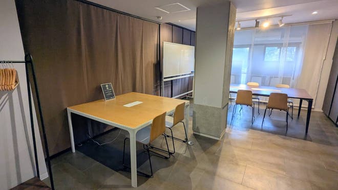 五橋駅からすぐ!【104会議室】Wi-fi完備/ホワイトボード/飲食OK/ 打ち合わせや作業、少人数でのMTGに便利な貸し会議室の写真6