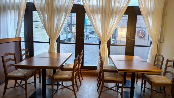 スタジオ撮影や展示会やパーティーに!活用法は無限大の2Fレストラン風ロケーション!の写真2