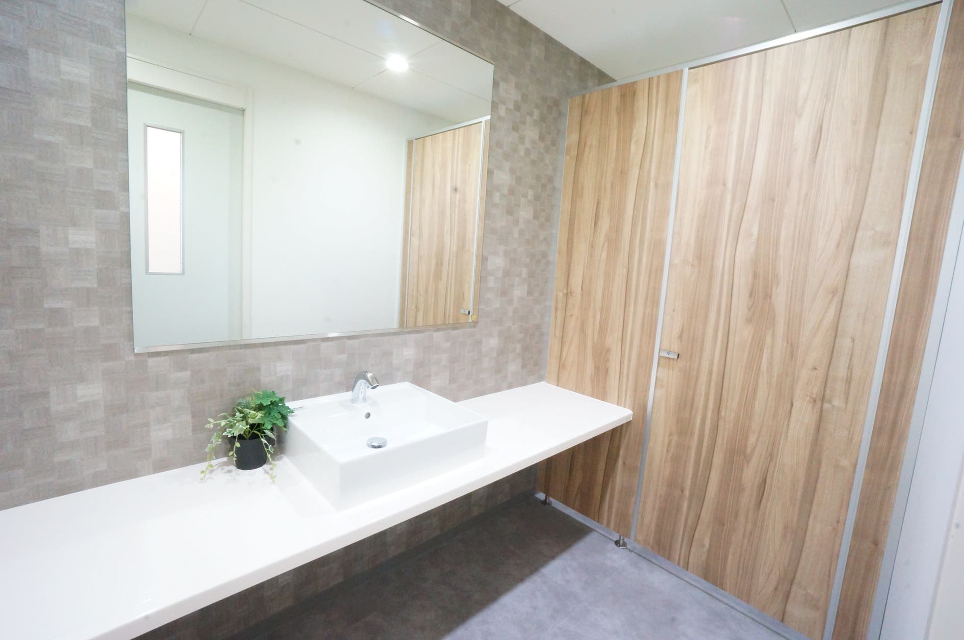 ＜Q-Works FUKUMA WEB会議席1＞JR福間駅直結のシェアオフィス✨完全個室🚪Wi-Fi📶電源🔌の写真8