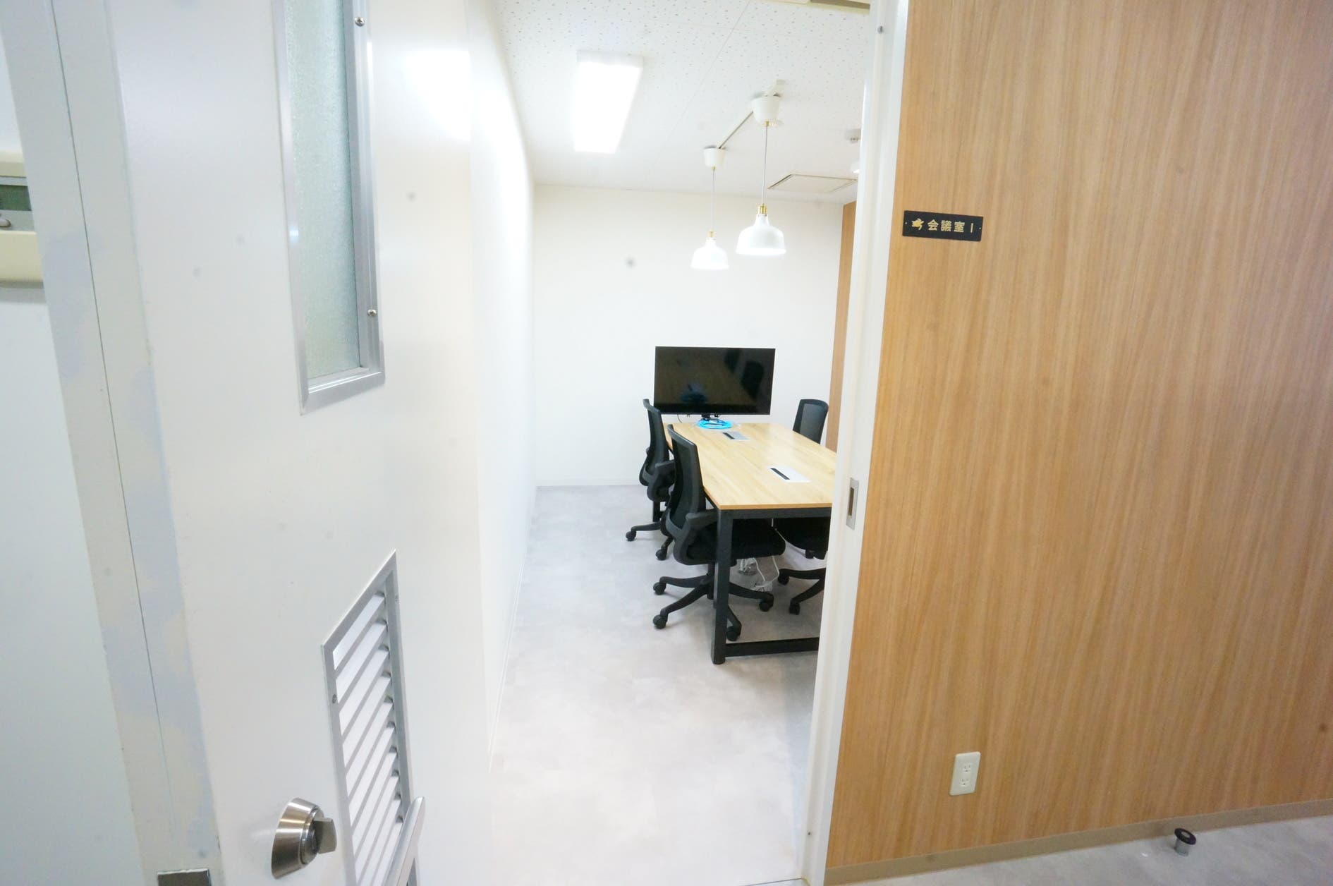 ＜Q-Works FUKUMA 会議室1（最大4名室）＞JR福間駅直結のシェアオフィス✨完全個室🚪Wi-Fi📶モニター🖥️の写真7