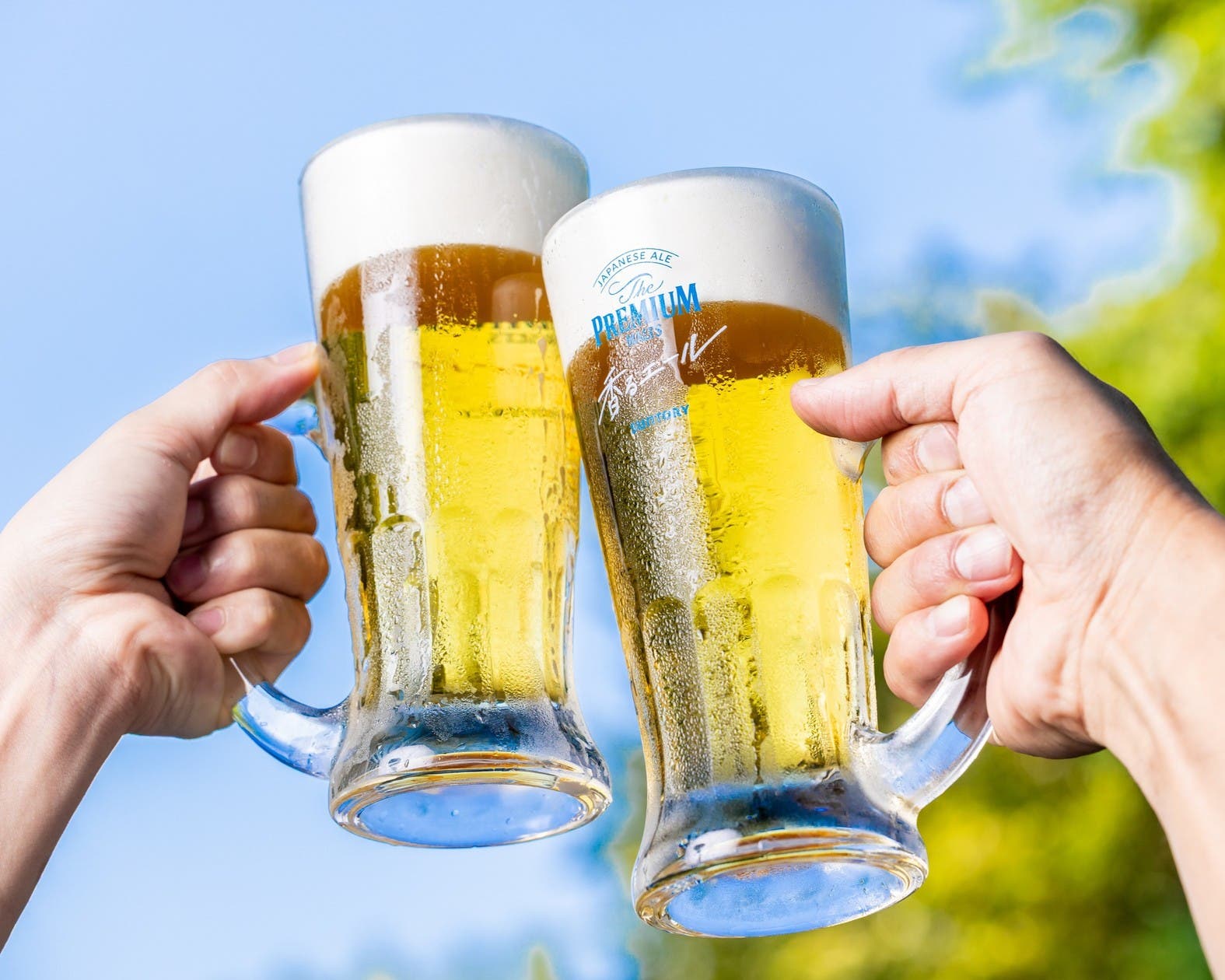 吉祥寺駅から徒歩4分、吉祥寺 井の頭公園テラス付きレストランです。 四季の移ろいを感じられる開放的で洗練されたデザイン空間の写真2