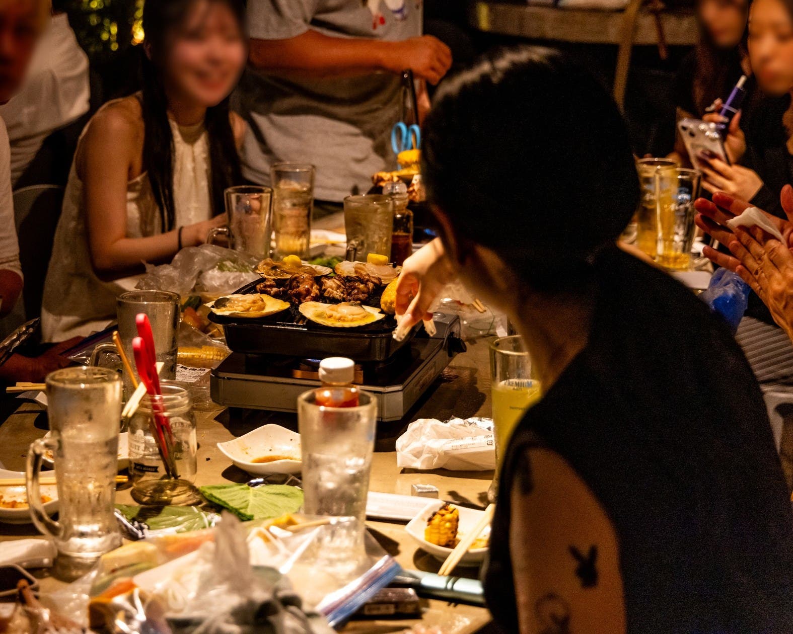 吉祥寺駅から徒歩4分、吉祥寺 井の頭公園テラス付きレストランです。 四季の移ろいを感じられる開放的で洗練されたデザイン空間の写真7