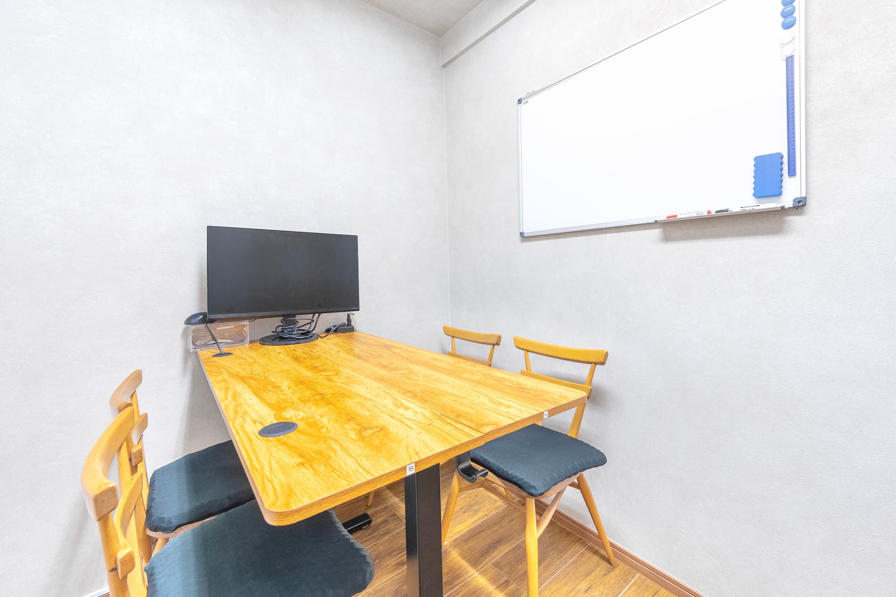 スペモ🧑🏻‍💻中野駅🚶5分❗️会議💻ワークショップ📖モニター完備✨勉強会👨‍🏫作業部屋✍️825_WORK中野の写真9