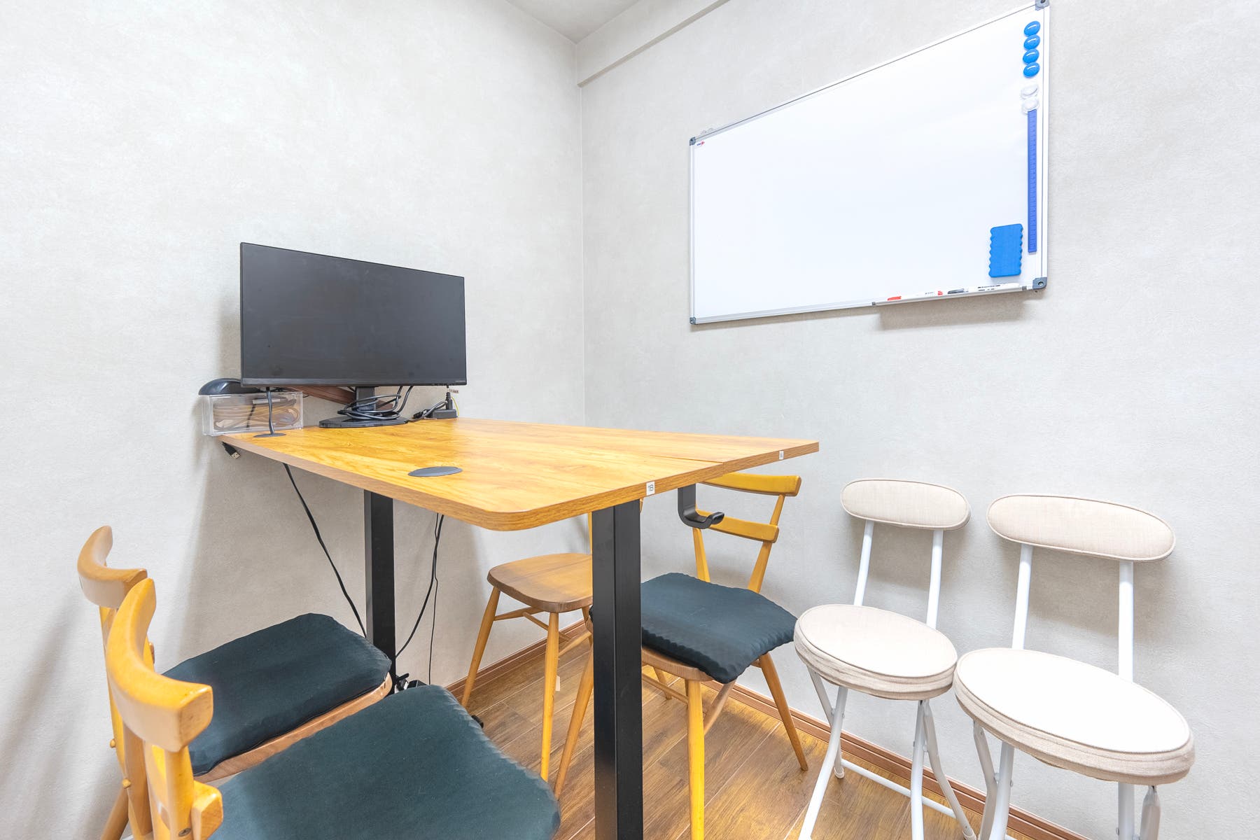 スペモ🧑🏻‍💻中野駅🚶5分❗️会議💻ワークショップ📖モニター完備✨勉強会👨‍🏫作業部屋✍️825_WORK中野の写真10