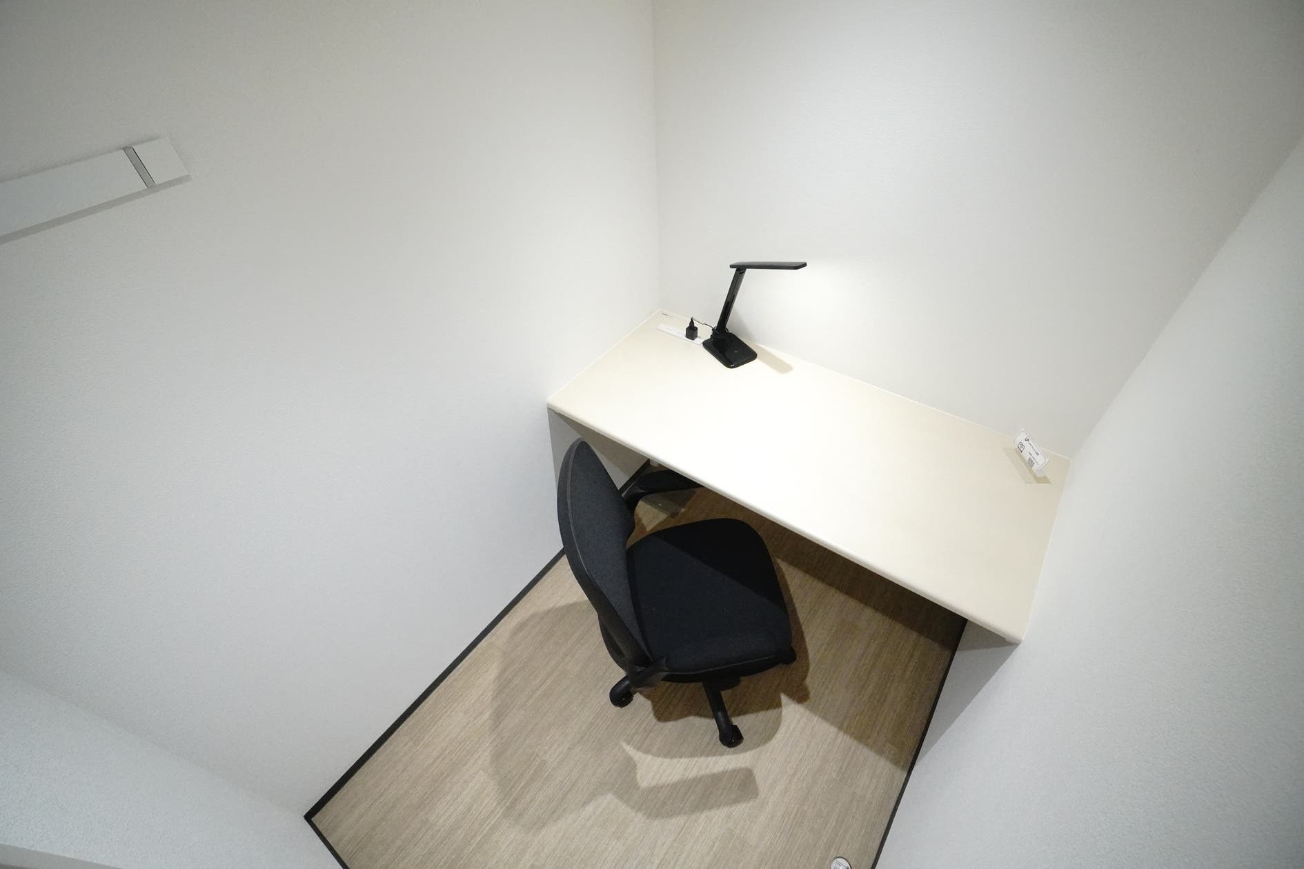 ＜UPオフィス水道橋 B103号室＞水道橋駅徒歩3分🚃1人用個室🚪光回線Wi-Fi📶電源🔌リモートワーク/Web面接の写真2