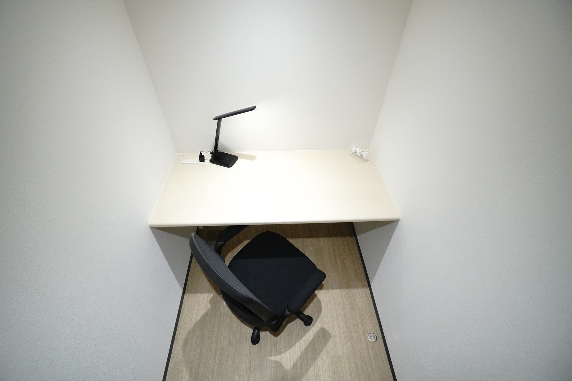 ＜UPオフィス水道橋 B103号室＞水道橋駅徒歩3分🚃1人用個室🚪光回線Wi-Fi📶電源🔌リモートワーク/Web面接の写真3