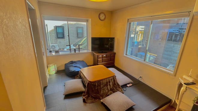 落ち着いた雰囲気の一軒家スペースです。ご友人様との集まりや語らいを、ゆったりとした気持ちでお過ごしいただけます。の写真3