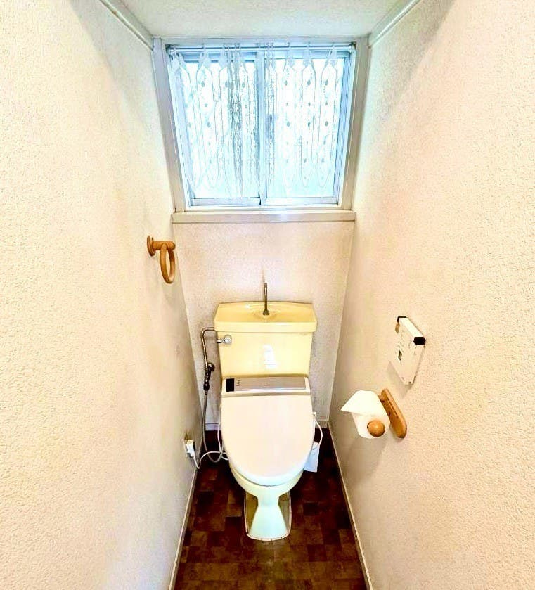 落ち着いた雰囲気の一軒家スペースです。ご友人様との集まりや語らいを、ゆったりとした気持ちでお過ごしいただけます。の写真8