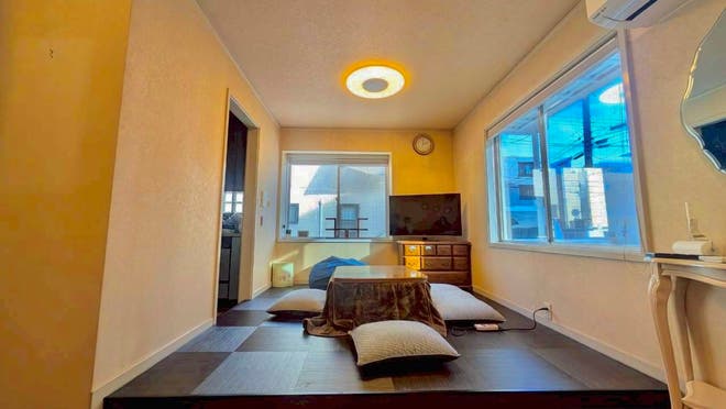 落ち着いた雰囲気の一軒家スペースです。ご友人様との集まりや語らいを、ゆったりとした気持ちでお過ごしいただけます。の写真5