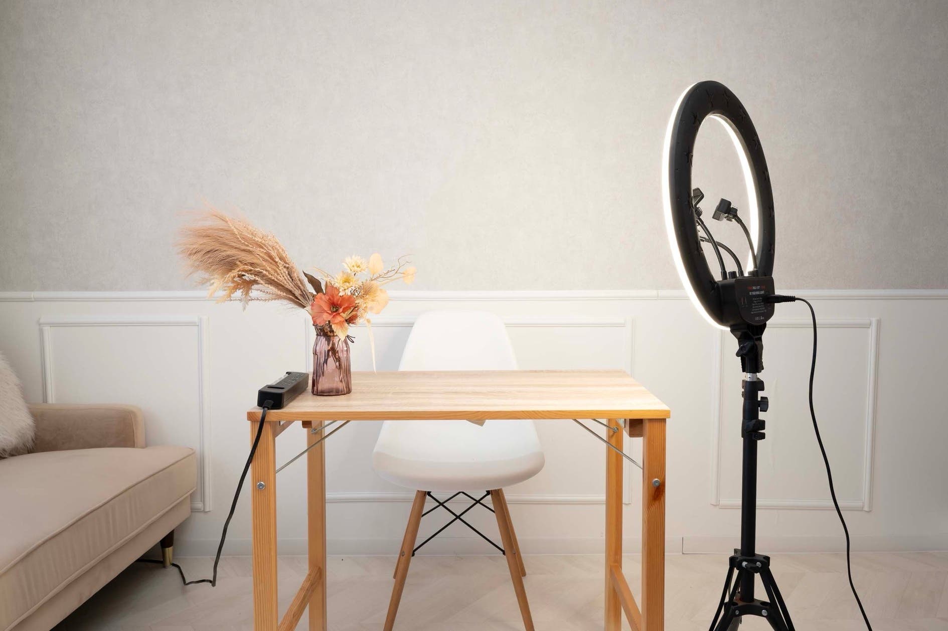 【💐撮影機材・小物無料｜JR柏駅3分すぐ】自然光◎完全貸切の撮影スタジオ✨モール壁で高級感グッと演出/ ポートレート最適✨の写真12