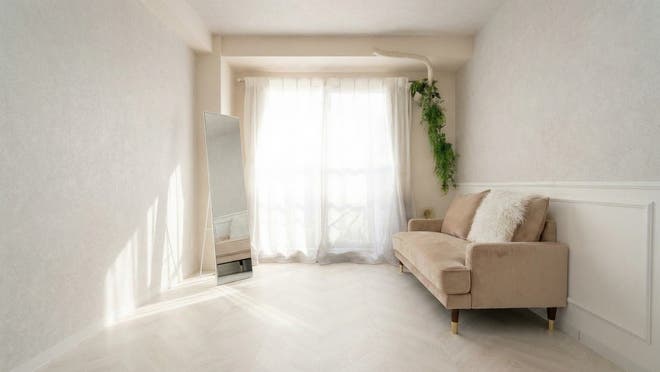 【💐撮影機材・小物無料|JR柏駅3分すぐ】自然光◎完全貸切の撮影スタジオ✨モール壁で高級感グッと演出/ ポートレート最適✨の写真1