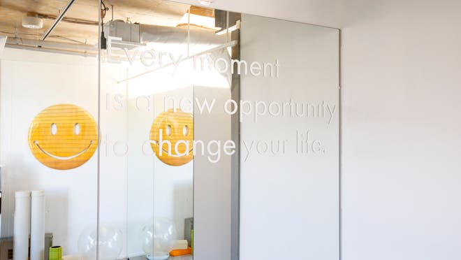 恵比寿駅から徒歩10分以内。目の前に緑が広がる都会のオアシスピラティススタジオの写真3